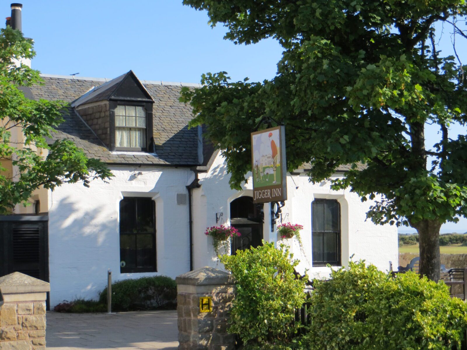 Jigger Inn by day - Golf Vacations Scotland